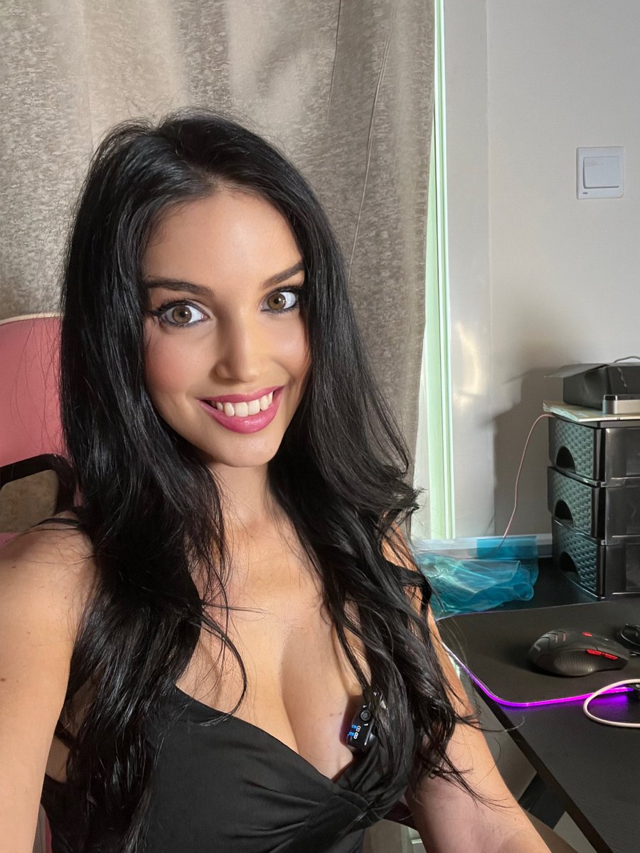 Animatrices & Célébrités 🇫🇷 on Twitter: "RT @PriscillaLiaud: Priss&love c’est parti ️coach love ...