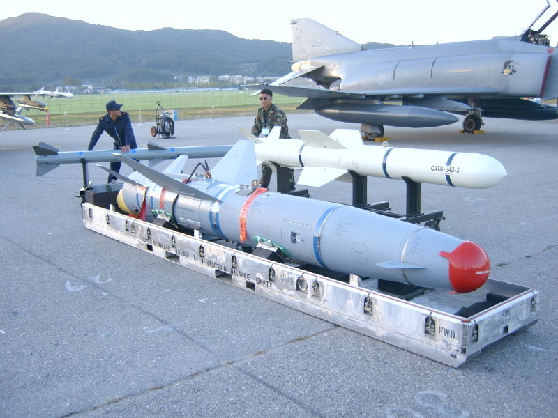 Look at the size of that Israeli Popeye (AGM-142) missile compared to ...