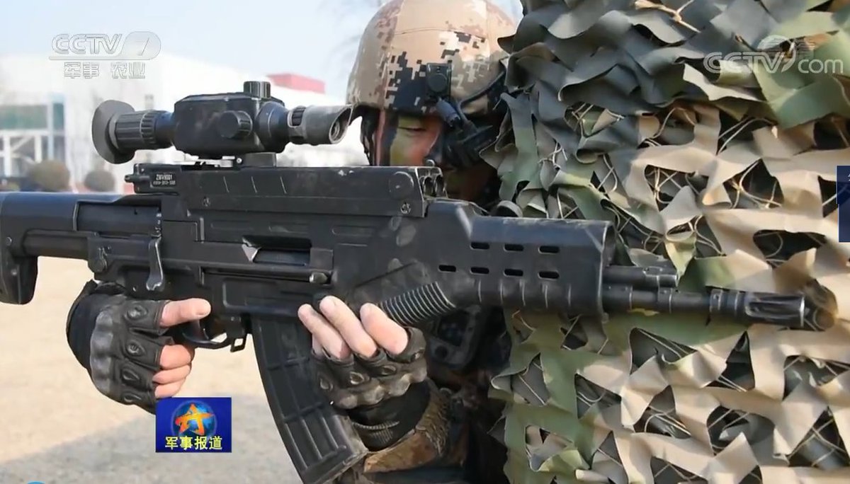 An entire squad of soldiers carrying the QTS-11 OICW smart rifle...🧵 It ...