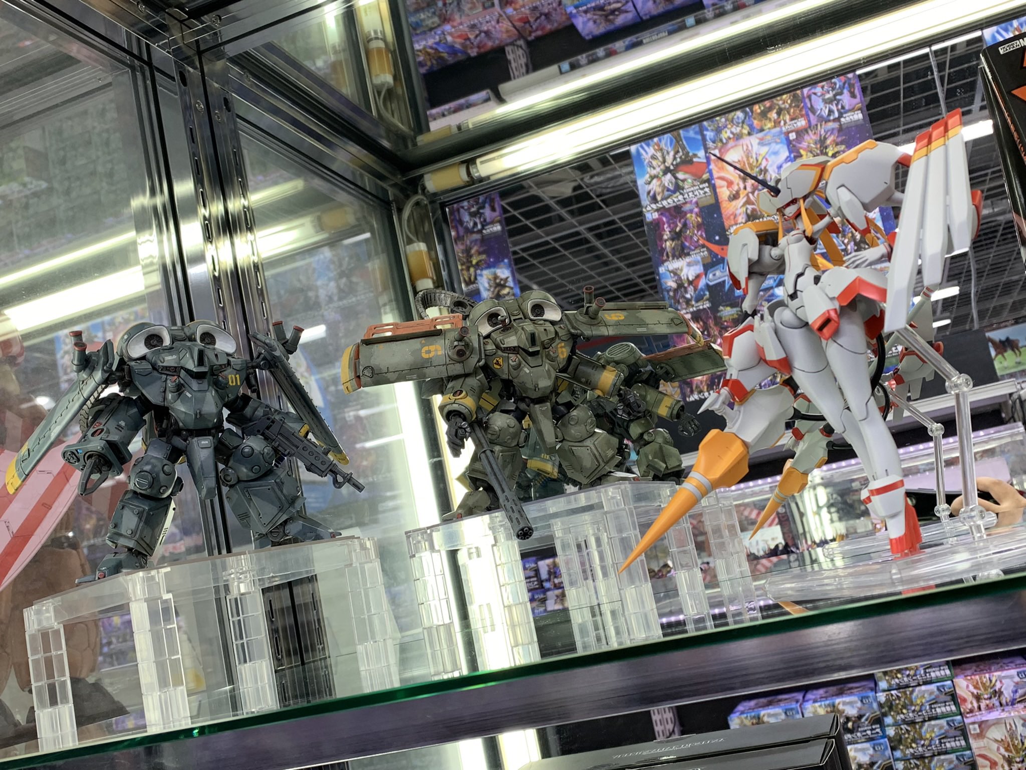 ホビージャパン編集部 on Twitter: "本日、#ヨドバシakiba さんにお邪魔して「MODEROID メカモデリングカンパニー」展示を行わせていただきました！ #MAX渡辺 さん製作 ...