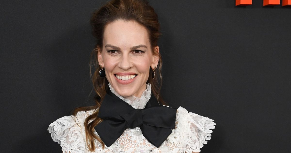 Hollywood star Hilary Swank, 48, announces she is pregnant with twins👶🏻🎉 / Twitter