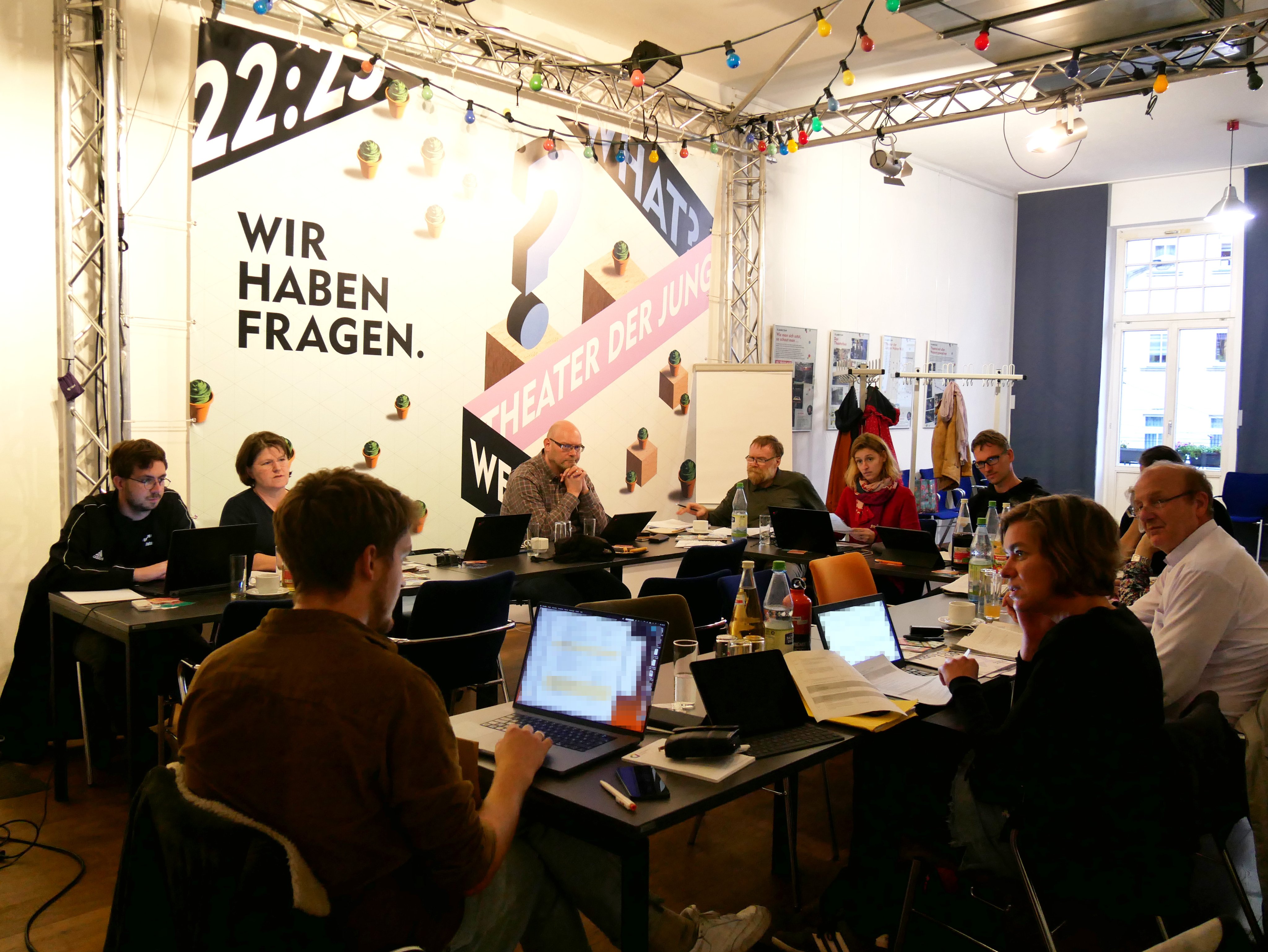 Jule Nagel on Twitter: "RT @LinksfraktionLe: Heute Fraktionssitzung im @TdJW_Leipzig Zuerst ...