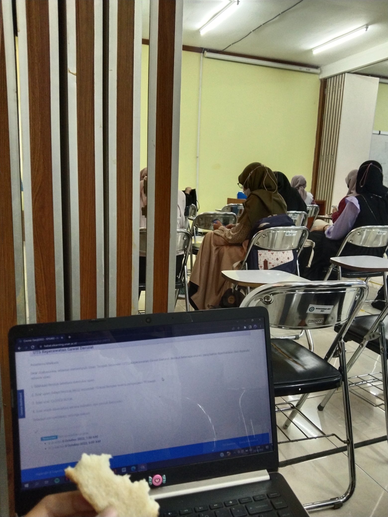 COLLE | BACA RULES‼️‼️ on Twitter: "[cm] pap foto terakhir di kampus dong🏢 https://t.co ...