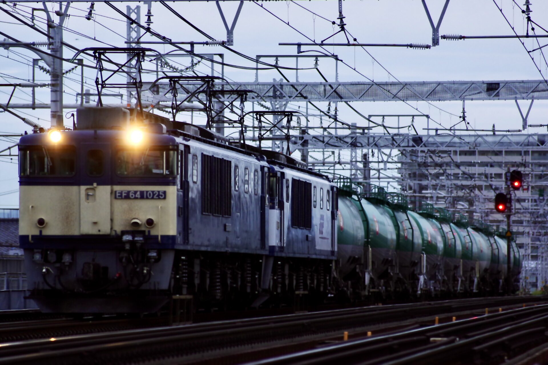 サロン熊野路 on Twitter: "本日の撮影報告② カマの組み替えに当たりました！ 2022/10/6 9089レ EF64-1025×EF64-1015 昨日から踏んだり蹴ったりが続く ...