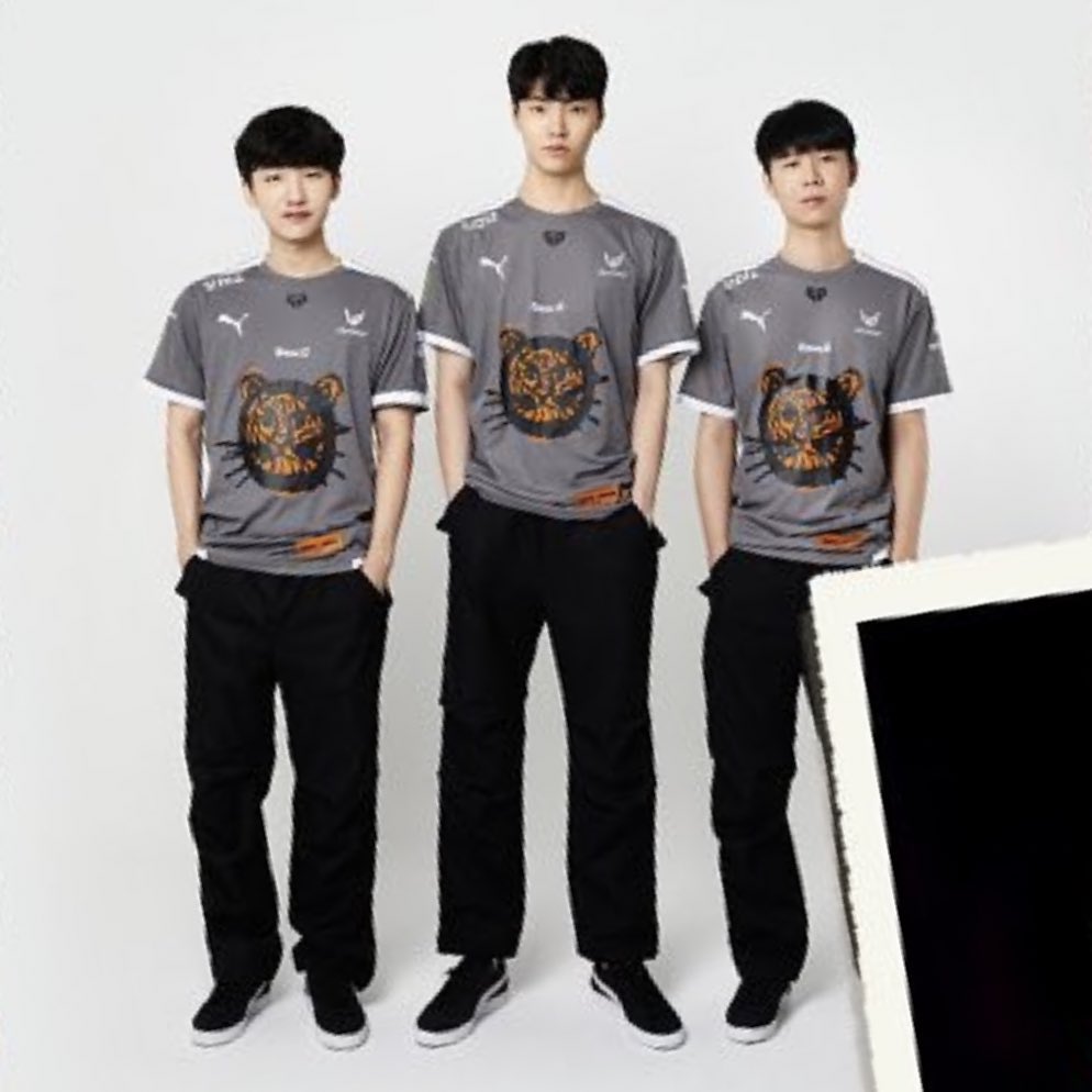 여명 On Twitter 이 사진 두 장은 안 풀어주려나ㅎ ㅎ Cijsw5pqgo Twitter