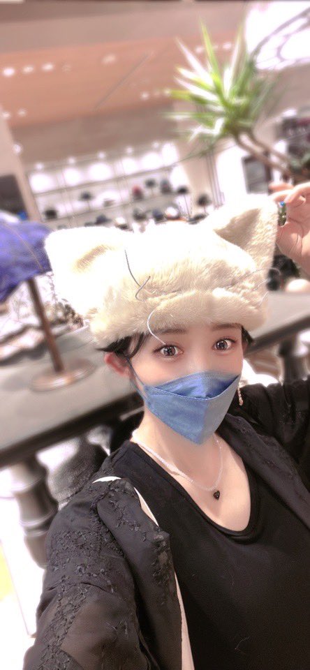 友利花＊(長谷優里奈)鬱病治療完治研究ちゅう on Twitter: "代官山のca4laで新作猫帽子で試着写真オッケーいただいた😆いや、私が欲しいのは黒か白のバケットハット🙃 https ...