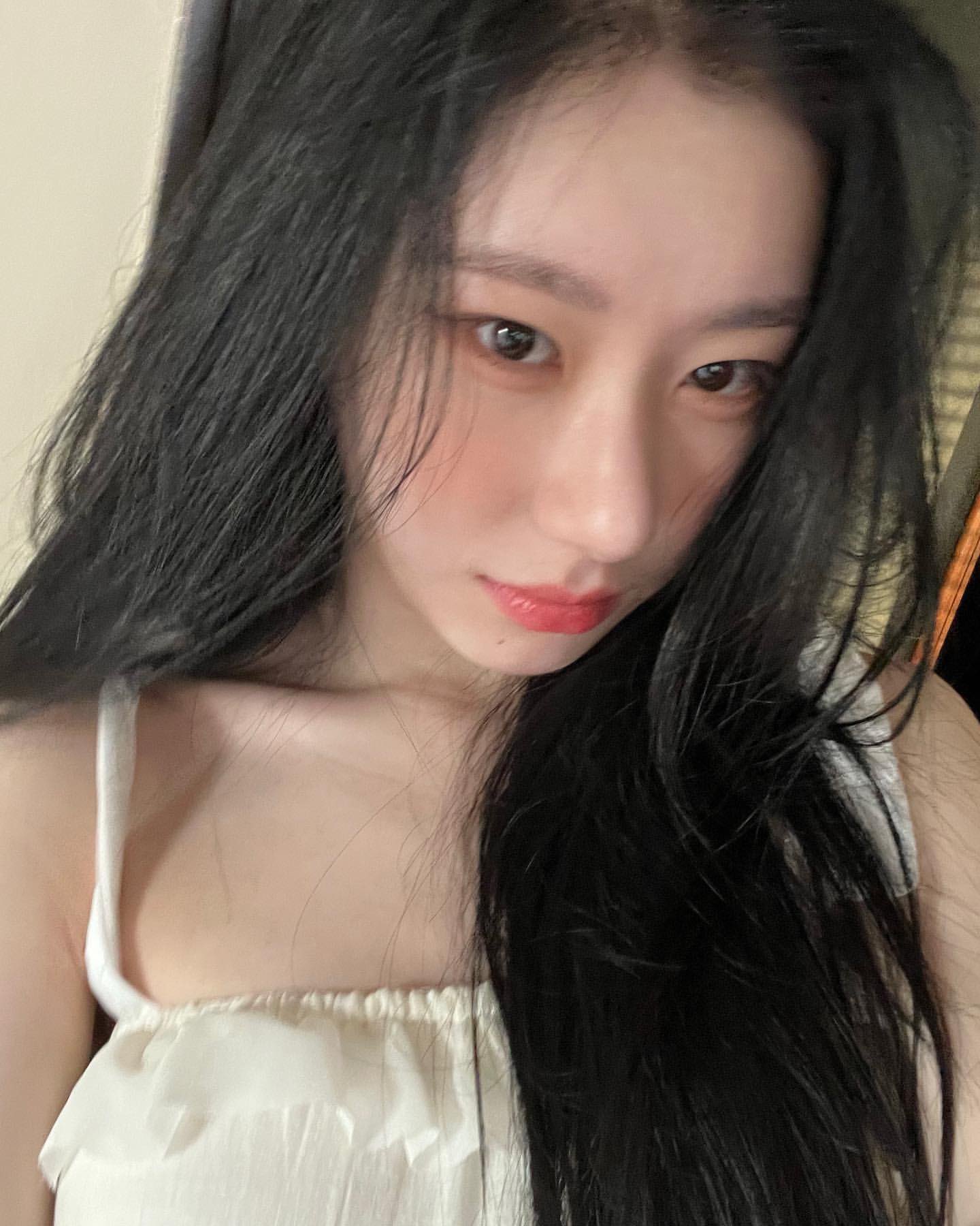 daitzy on Twitter: "채령 인스타 #채령 #있지 #ITZY #CHAERYEONG https://t.co/wAOALGzwXO" / Twitter