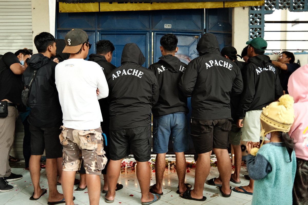 erni setiana on Twitter: "RT @JesWashington: This week, we met Arema Apache members. 'Our ...