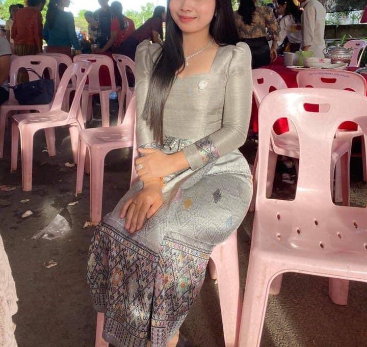 ກົ້ນໃຫຍ່ On Twitter ຈັງແມ່ນໃຫຍ່ພິ້ລືກພິ້ໂລຕັ້ງນັ່ງຈົນຮັບບໍ່ໄດ້