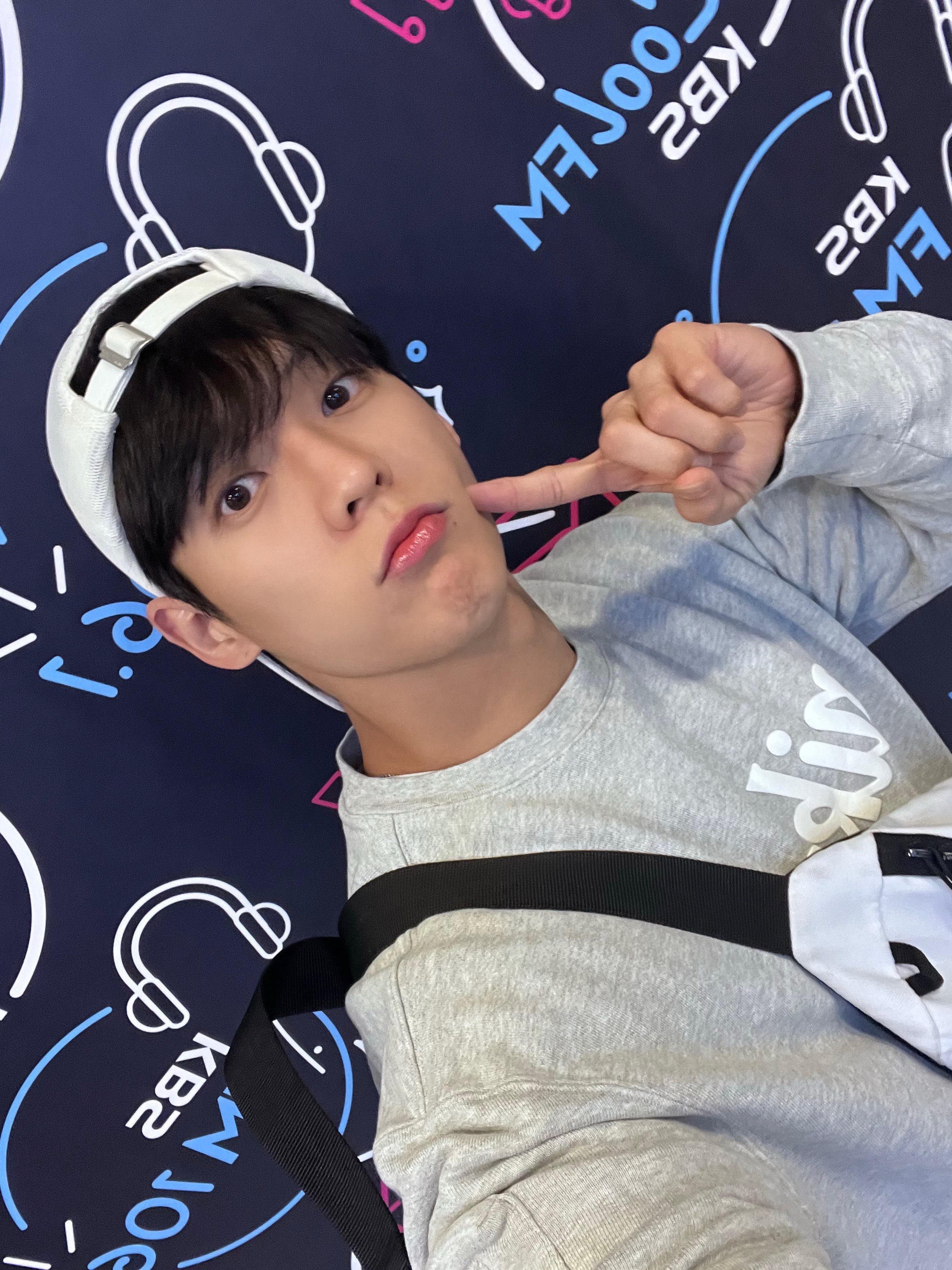 BTOB Info on Twitter: "RT @OFFICIALBTOB: [📻] KBS Cool FM '비투비의 키스 더 라디오' 출연 안내 잠시 후 10시, KBS ...