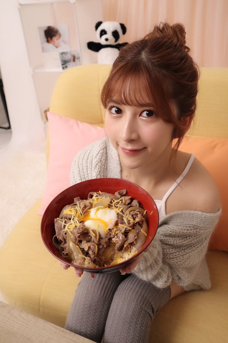 エスワン【公式】 On Twitter 📸 エスワンオフショット / 今日は 食べ写 の撮影で りりぴが来社してくれました~😘🥄💕 もぐもぐりりぴ、とーっても可愛かったです! 記事の