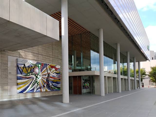 momozon on Twitter: "岡山芸術交流、旧内山下小学校のプールのクマさんと、岡山城の池田亮司の映像作品は無料で見れるのよ。RSKメディアセンターの岡本太郎壁画もタダ ...