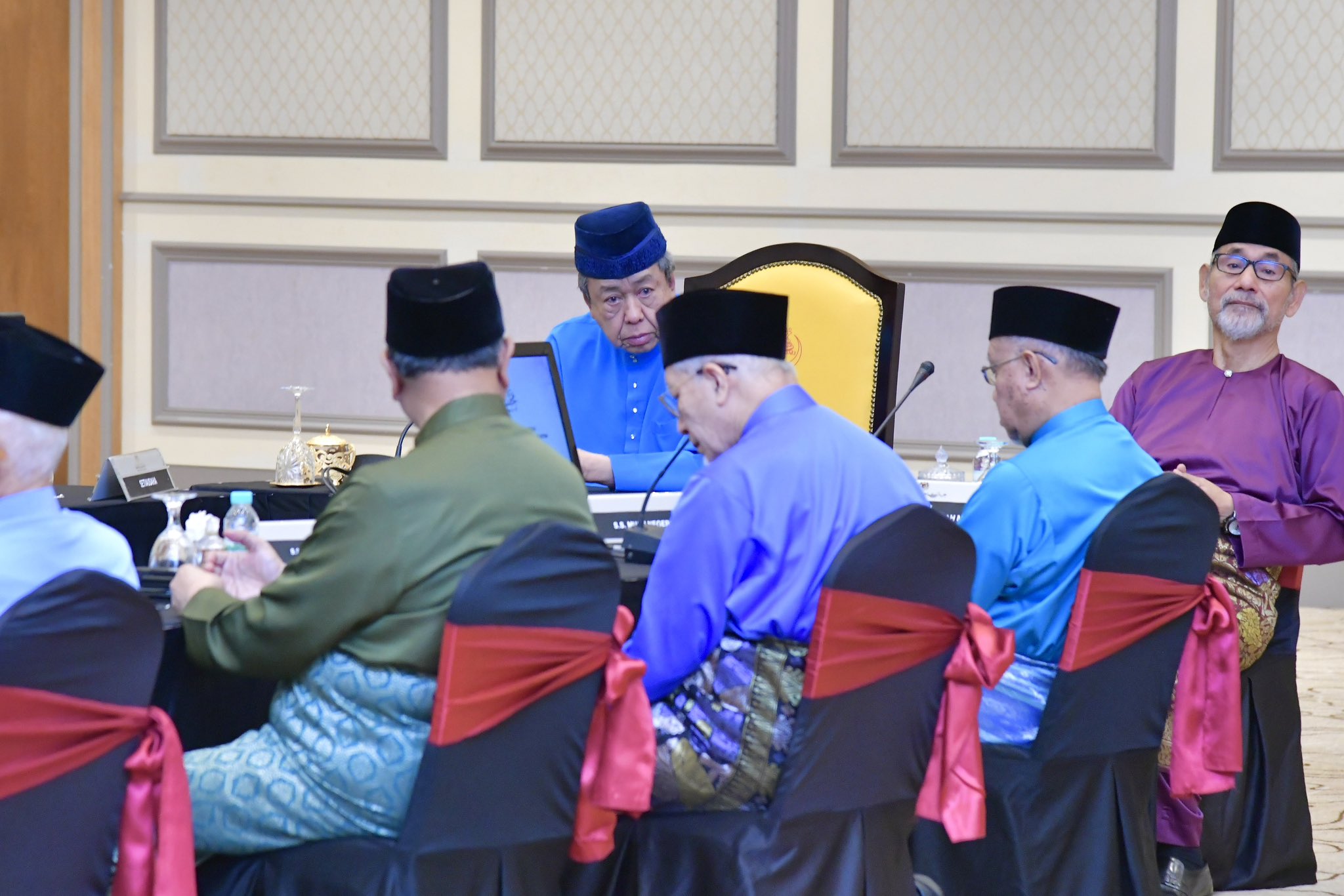 Selangor Royal Office on Twitter: "6 Oktober 2022 ~ DYMM Sultan Selangor Sultan Sharafuddin ...