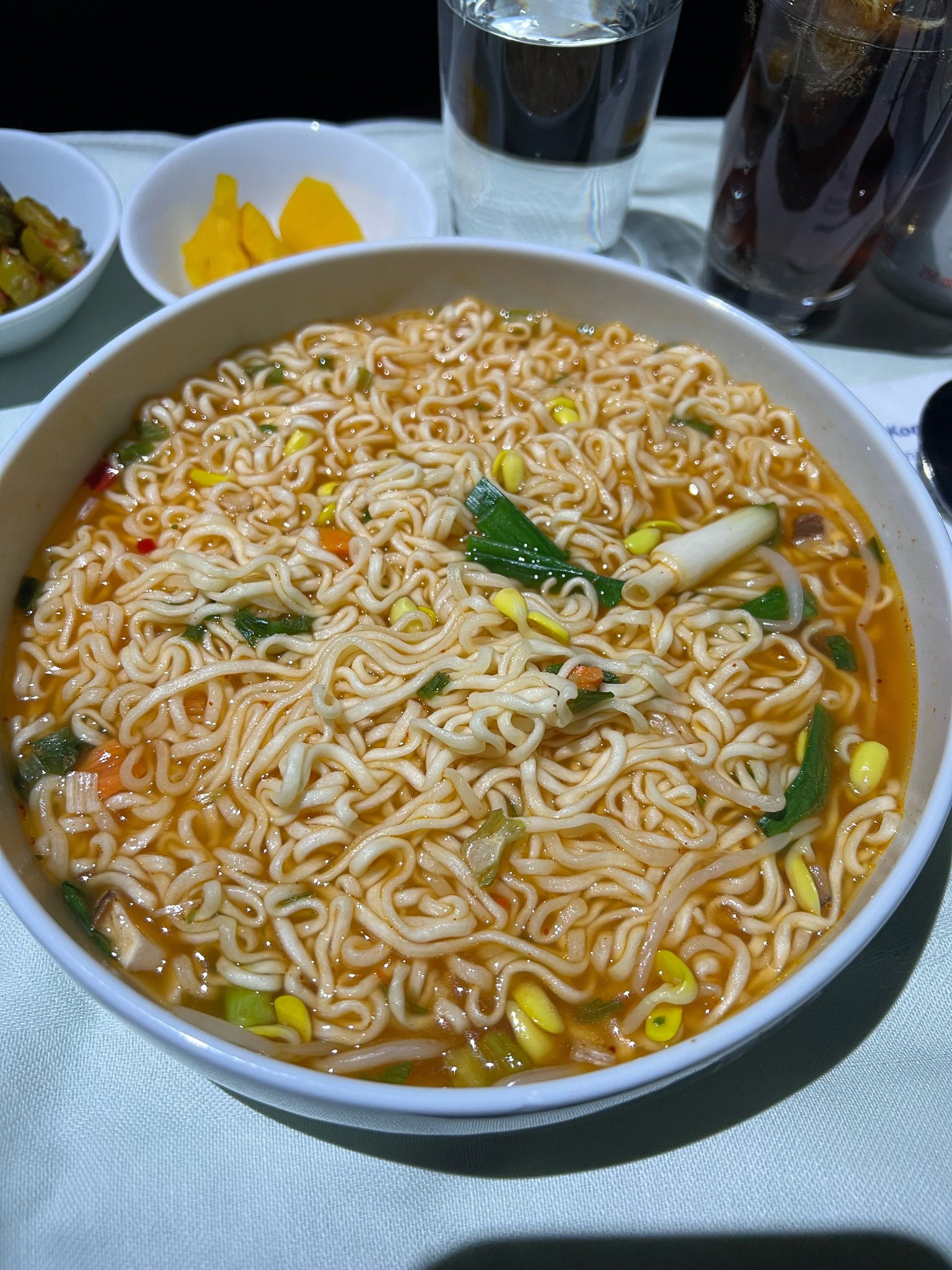 evi on Twitter: "รามยอนชามใหญ่แต่ลงเครื่องแล้วยังเป๊ะ พี่คนนี้เค้าเว่อมากนะ https://t.co ...