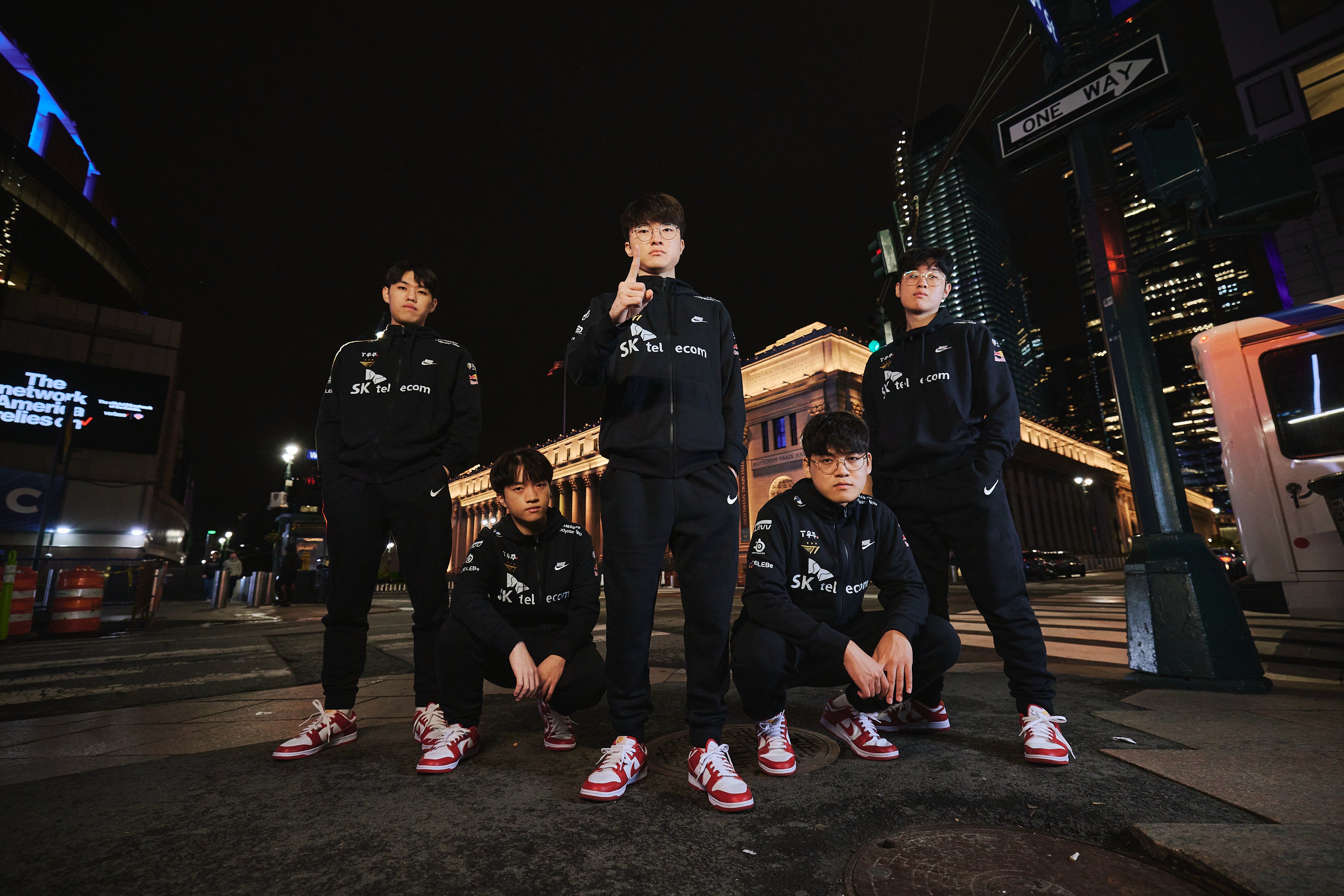 LCK on Twitter: "@lolesports @T1LoL @EDG_Edward LET'S GO T1! LET'S GO T1! LET'S GO T1! LET'S GO ...