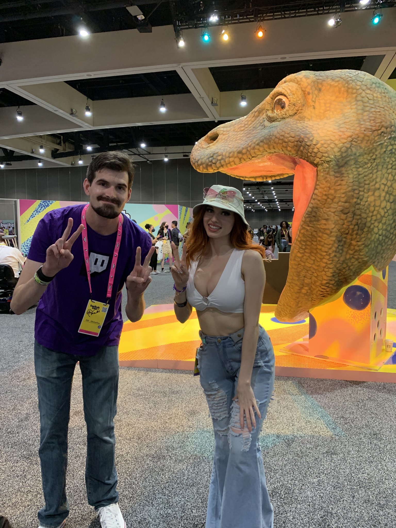 Mrmetalfox On Twitter Streamscharts Amouranth Hasanthehun Sodapoppintv Esfandtv