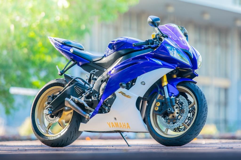 2022 Yamaha R6 Blue
