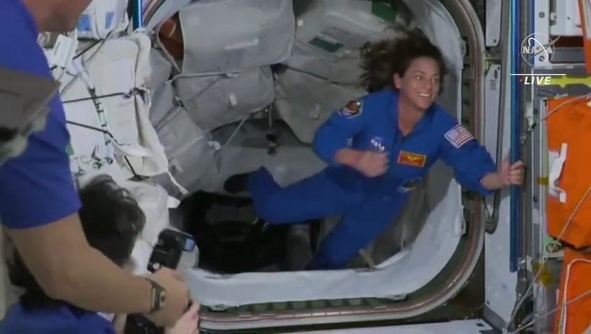 Elon Musk on Twitter: "RT @Space_Station: The station now has 11 crew members with the arrival ...