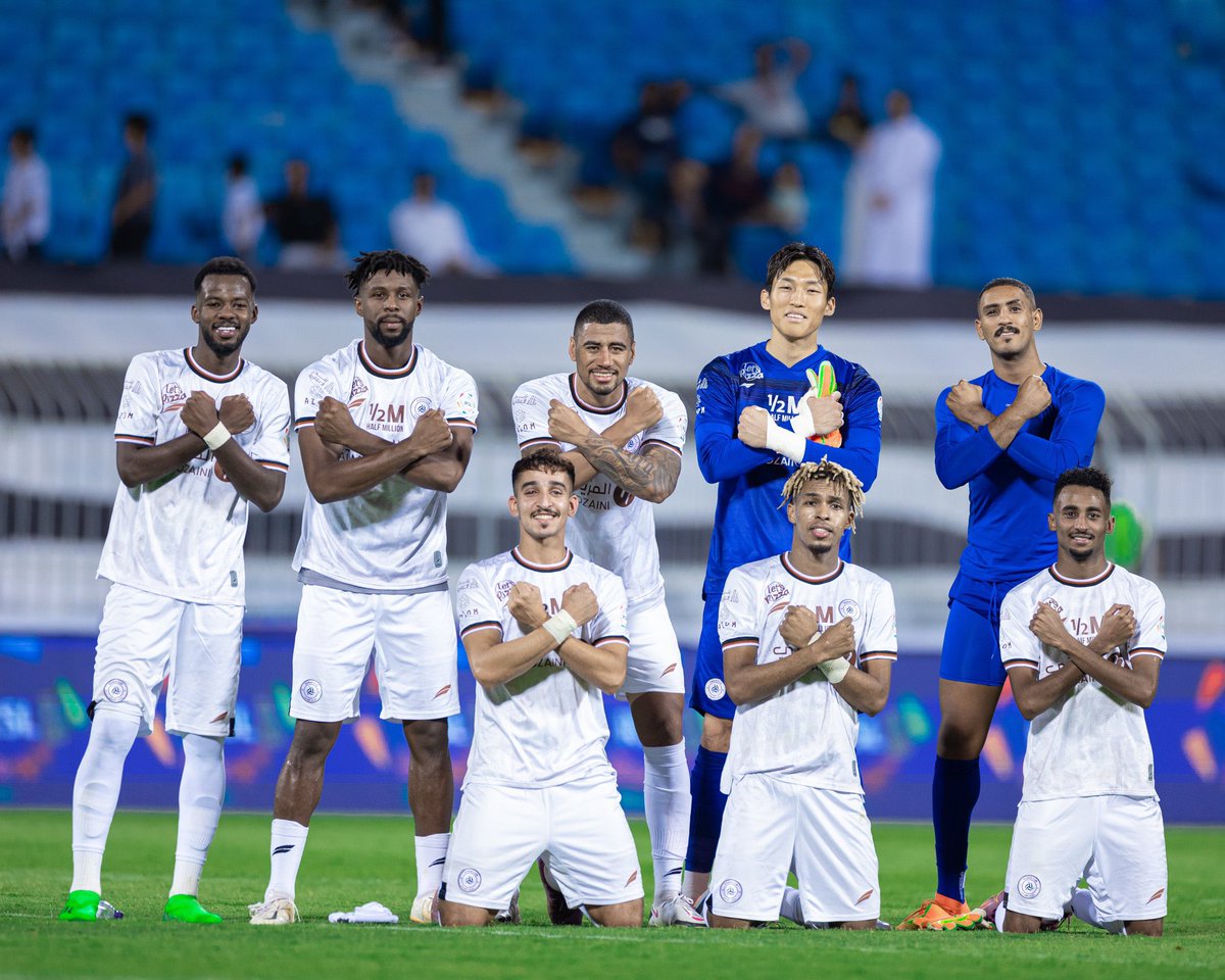 OFFSIDE SPORT on Twitter: "يحلموون اللي فالمتصدر يفكروون 😁⚪️⚫️ #يلا_شباب يلا صدارة 💪🏼 ...