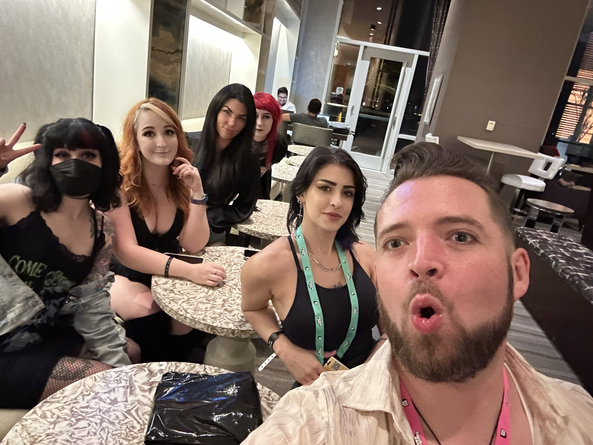 Bricky on Twitter: "Warhammer player discovers women part 2 (they got mad at me) https://t.co ...