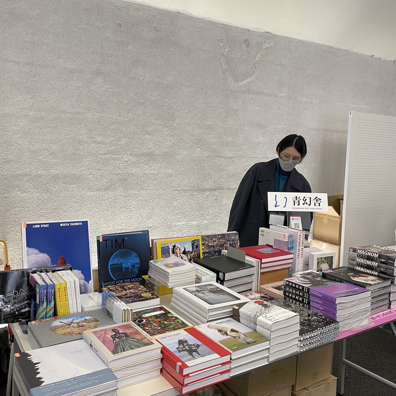 東京美術館巡り【公式】 On Twitter Rt Seigenshatokyo 【イベント】 日比谷okurojiフォトフェア開幕しました! 青幻舎の写真集がずらり