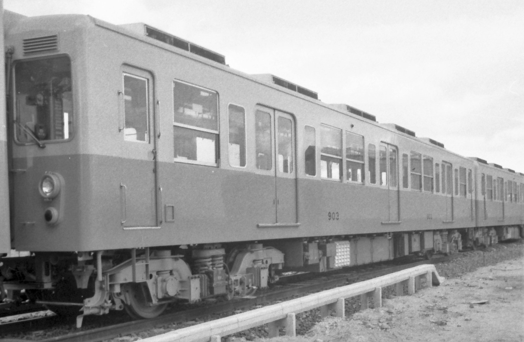 大阪の市電、地下鉄、市バス on Twitter: "@ThirdRail_2605 900型 https://t.co/3qB5ROYavp" / Twitter