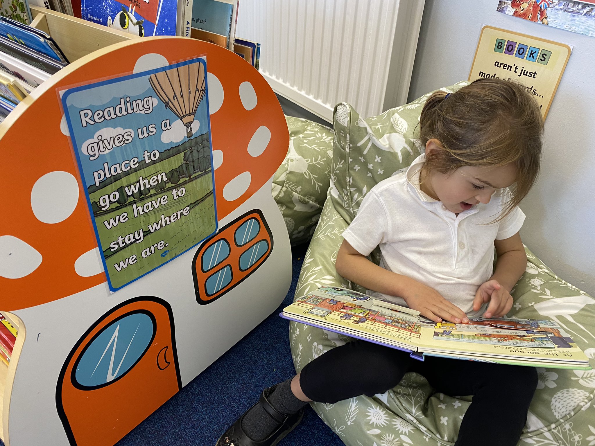 DigbyPrimarySchool on Twitter: "A happy little Pixie reader #spiresEYFS #SpiresReaders ...