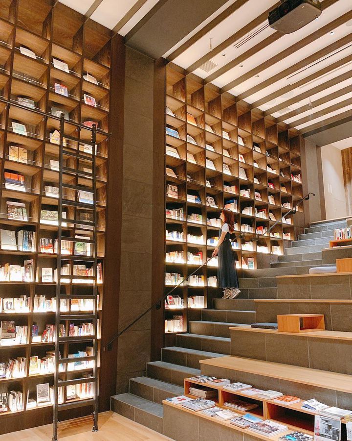 RETRIP＜公式＞ on Twitter: "癒しを求めてゆったり読書ステイ♡全国で宿泊したいブックホテルLIST ️ https://rtrp.jp/articles/135722/…"