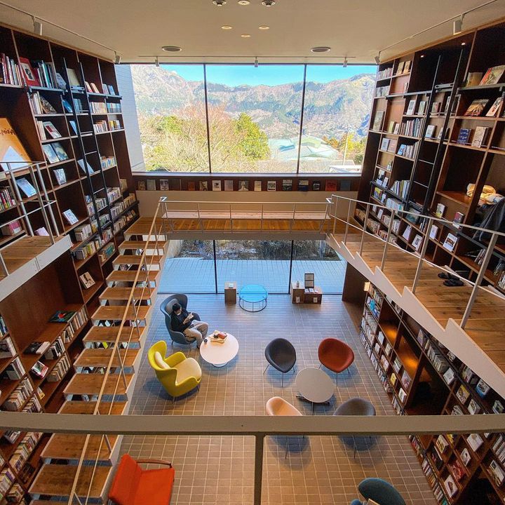 RETRIP＜公式＞ on Twitter: "癒しを求めてゆったり読書ステイ♡全国で宿泊したいブックホテルLIST ️ https://rtrp.jp/articles/135722/…"