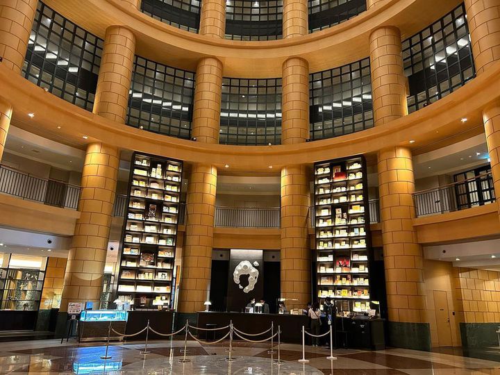 RETRIP＜公式＞ on Twitter: "癒しを求めてゆったり読書ステイ♡全国で宿泊したいブックホテルLIST ️ https://rtrp.jp/articles/135722/…"