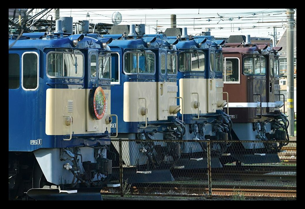 ちょこれ～と on Twitter: "EF64 コンプリート撮影会… 甲府常駐廃止から37・1052廃車まで短期間ながら64全機が高崎に集ってました https://t.co ...