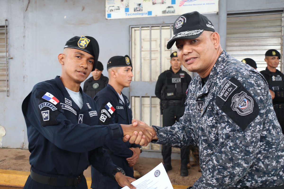 SPI on Twitter: "RT @ProtegeryServir: Un total de 22 unidades de la Policía Nacional ...