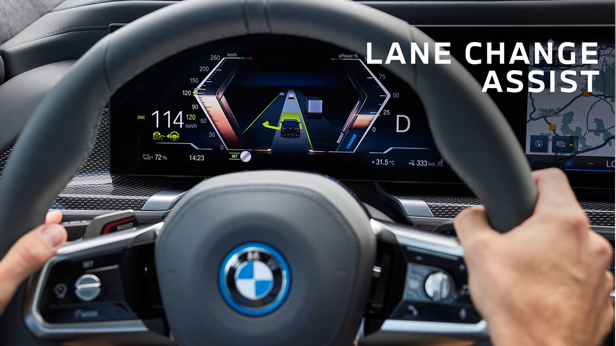 The BMW i7 is packed with innovations. Augmented View, Lane Change ...
