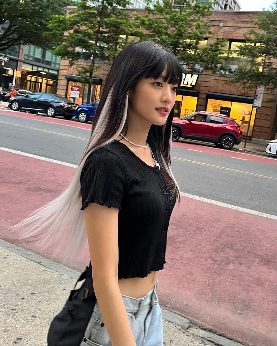 MINNIE THAILAND🎀 on Twitter: "[IG] 221007 min.nicha “ย้อนหลัง😙 @/noodle.zip” #มินนี่ #MINNIE #민니 ...