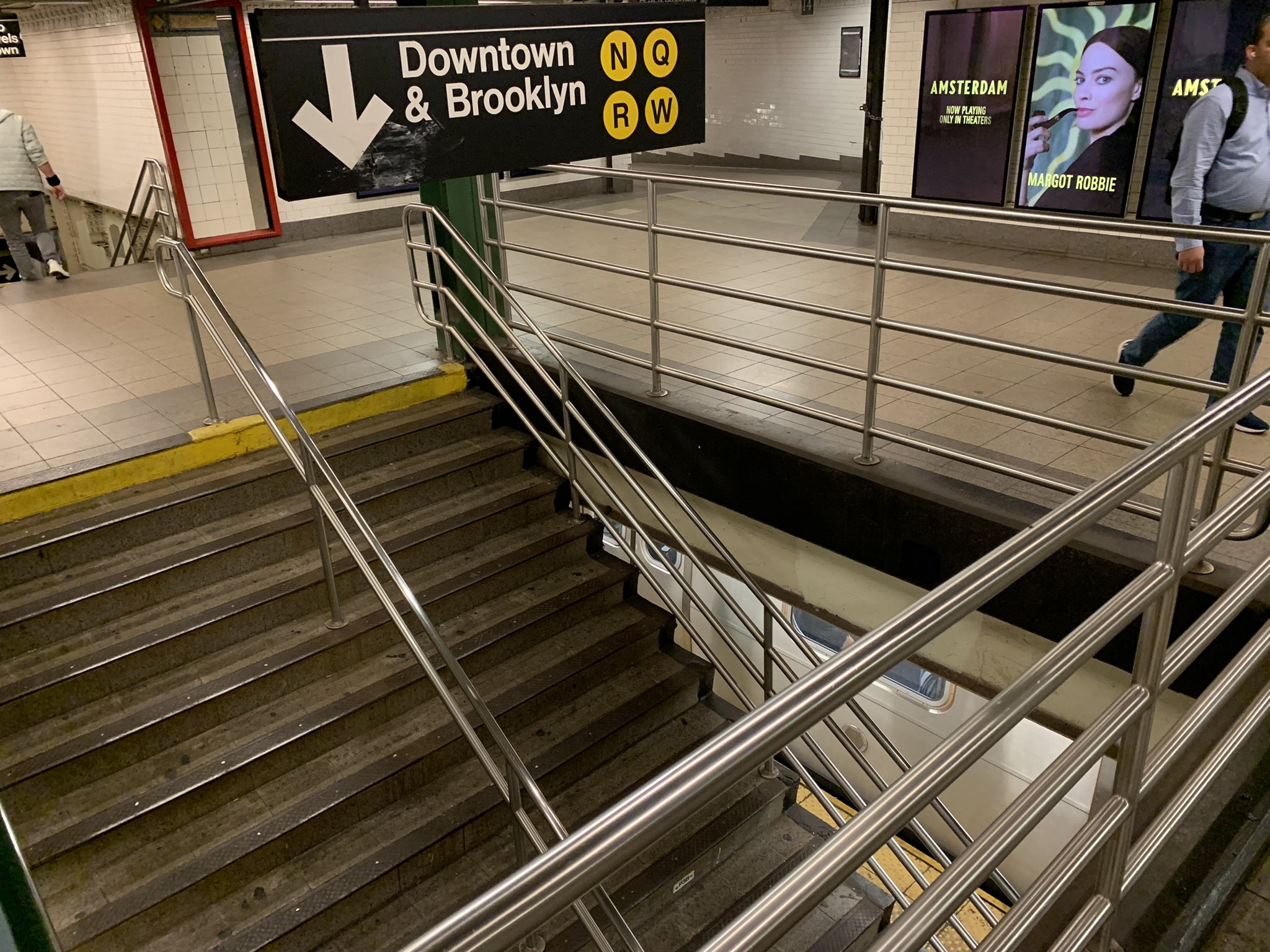 Jose Martinez on Twitter: "Blame a pepper spray incident at 14 St.-Union Square for spoiling ...