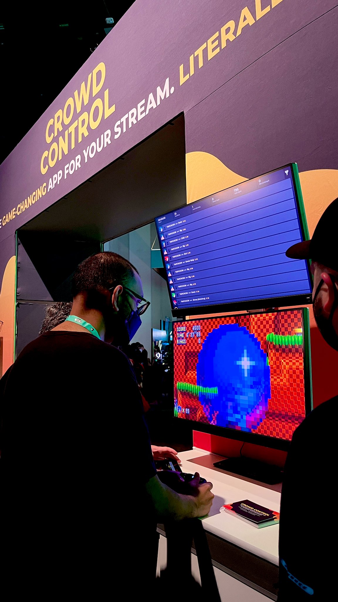 Crowd Control @ TwitchCon on Twitter: ". @SuperSonic71087 giving Sonic Mania Crowd Control a try ...