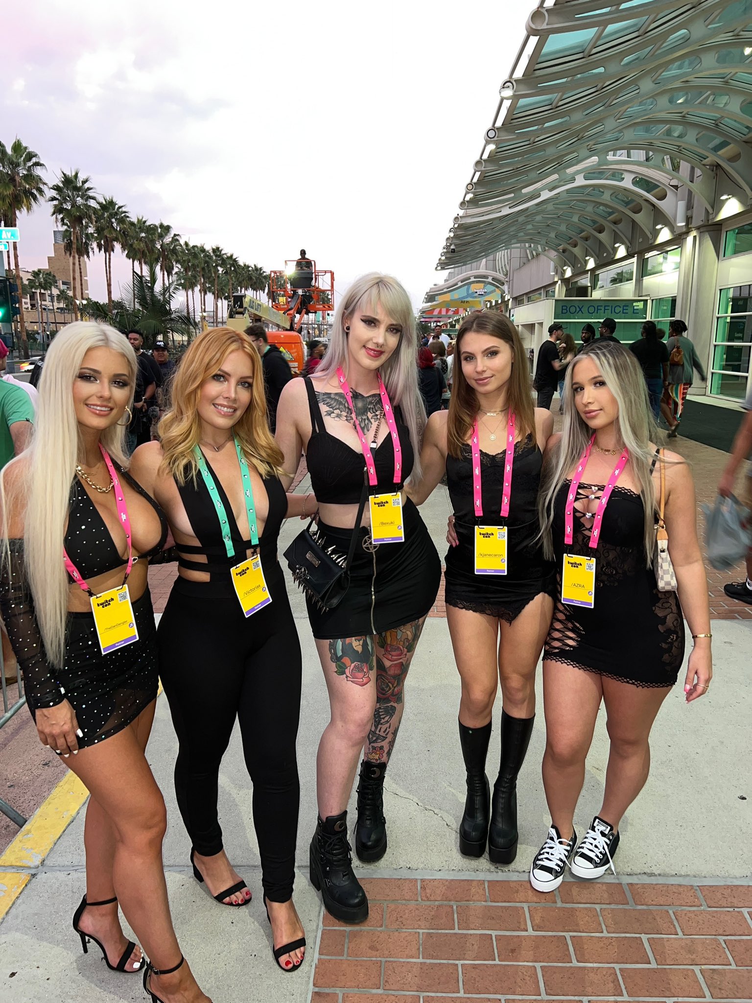 Tw Pornstars Azraπ³ Twitter Pick Your Poison π 5 48 Pm 7 Oct 2022