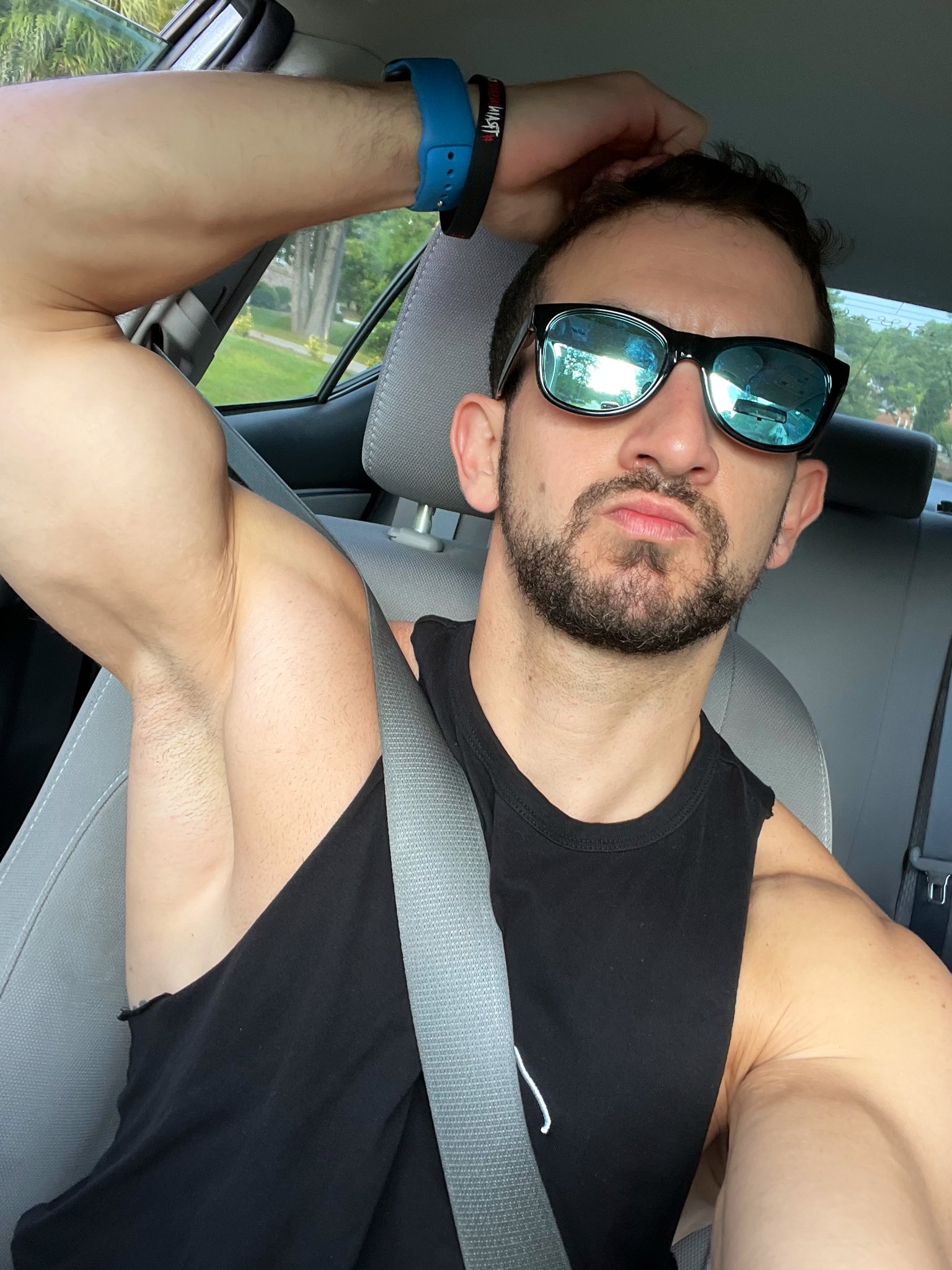 Adam on Twitter: "Off work?? Someone come lift some heavy shit with me 🏋🏻‍♂️ https://t.co ...