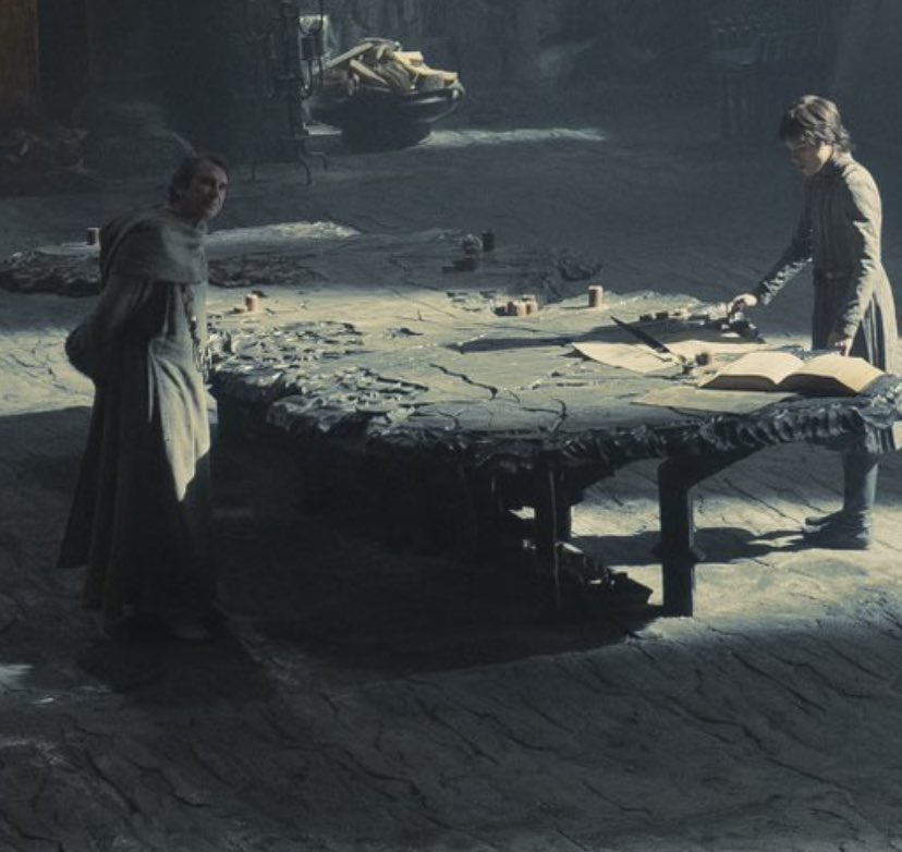 🥀 lina on Twitter: "jace is learning high valyrian while joffrey is playing by the fireplace 🥺🤲 ...