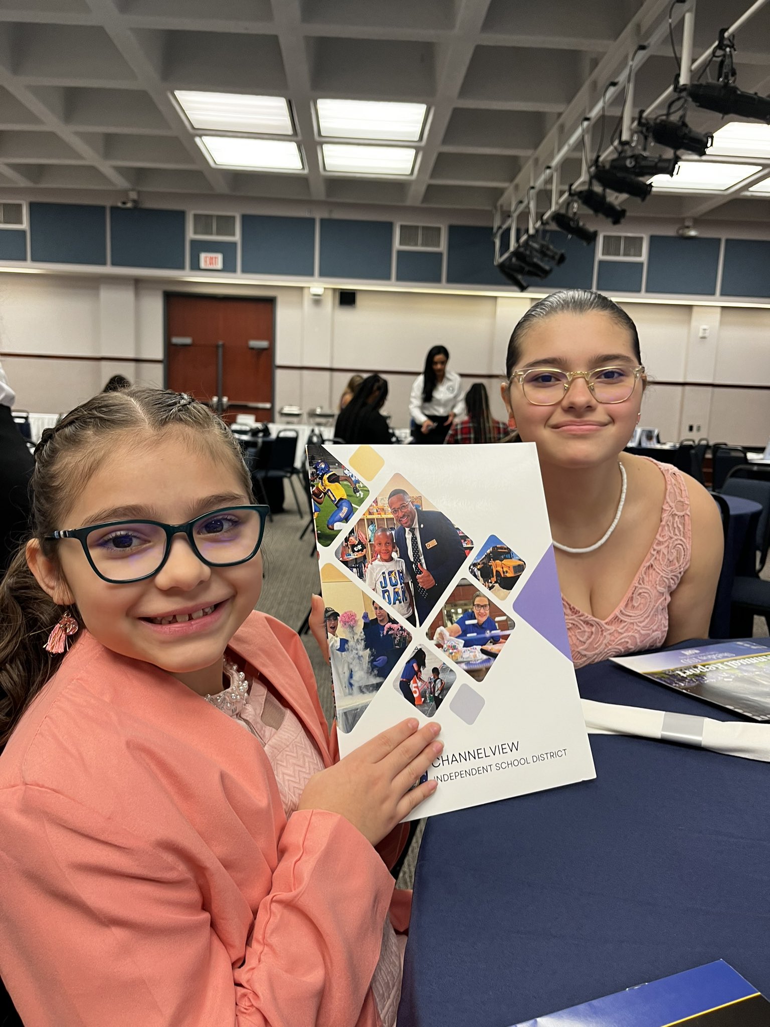 Elizabeth Cox on Twitter: "What an honor for Annahlise to be able to ...