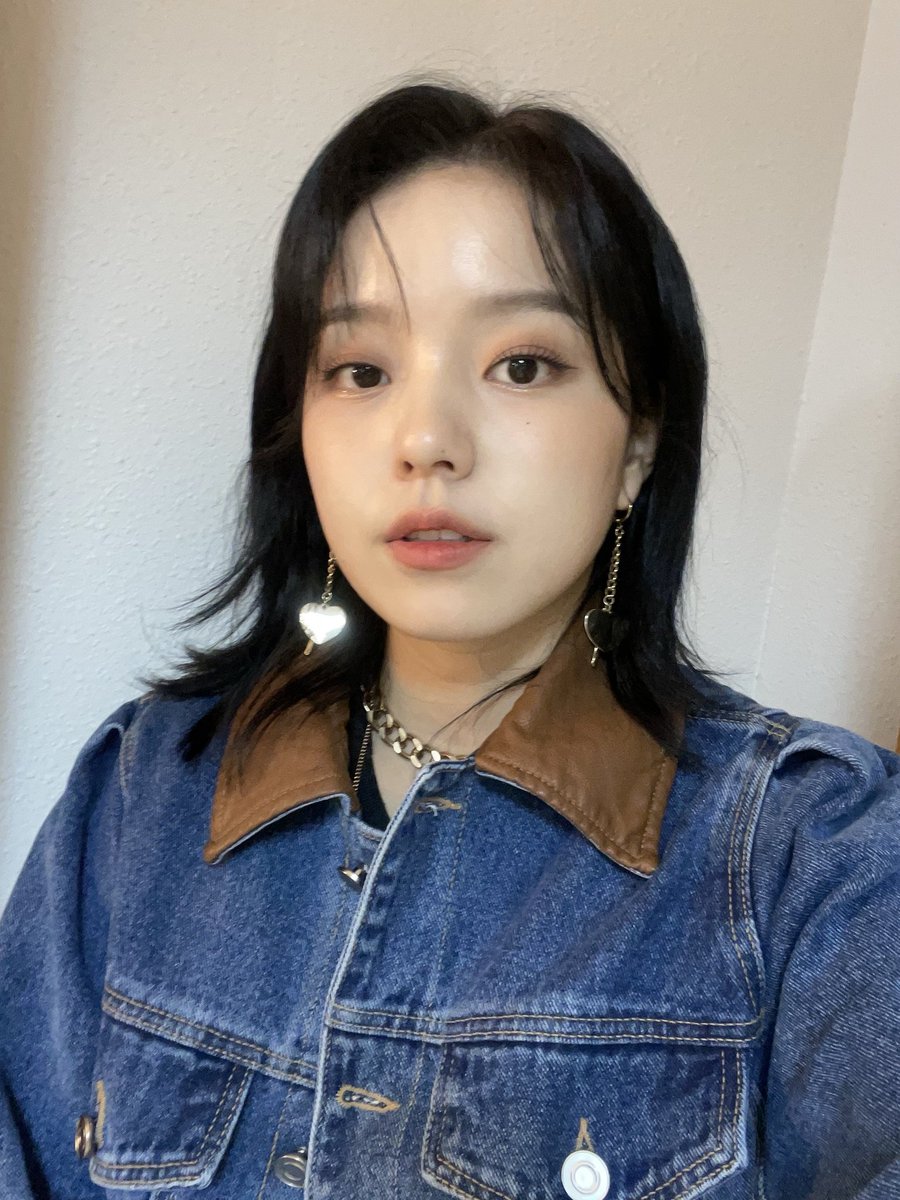 로시(Rothy) Official on Twitter: "[📸] 221007 JB카드 콘서트 #로시 #ROTHY"