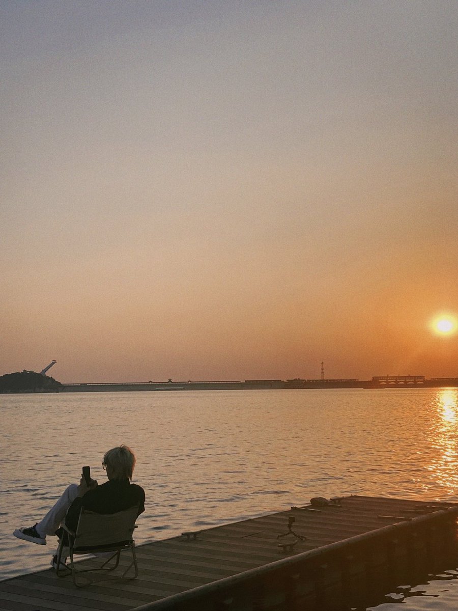 JYP TRAINEES on Twitter: "📸 221007 PROJECT C’s Luo Yan weibo photo update! “Beautiful life~😎 🎵🎧 ...