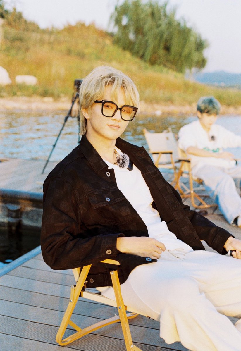 JYP TRAINEES on Twitter: "📸 221007 PROJECT C’s Luo Yan weibo photo update! “Beautiful life~😎 🎵🎧 ...