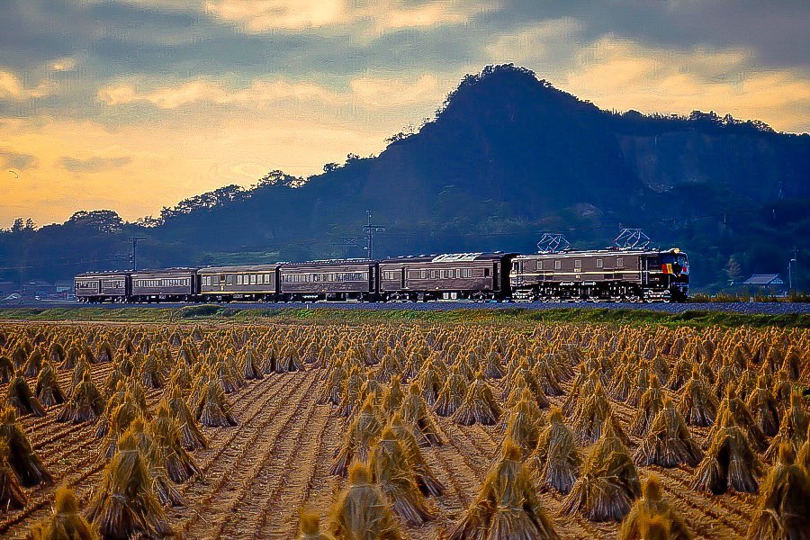 takedon on Twitter: "両毛線EF58「斜光に輝く台車」 https://t.co/vP76MzzogN" / Twitter