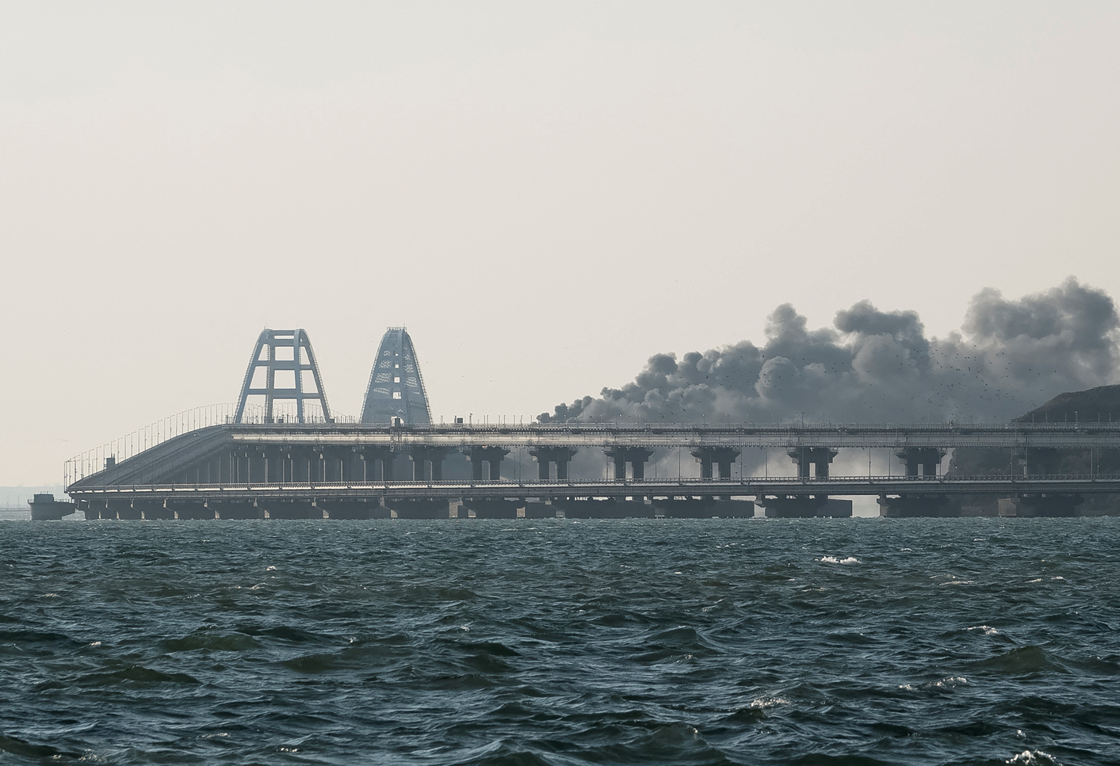 Key bridge linking Crimea and Russia on fire after major explosion / Twitter