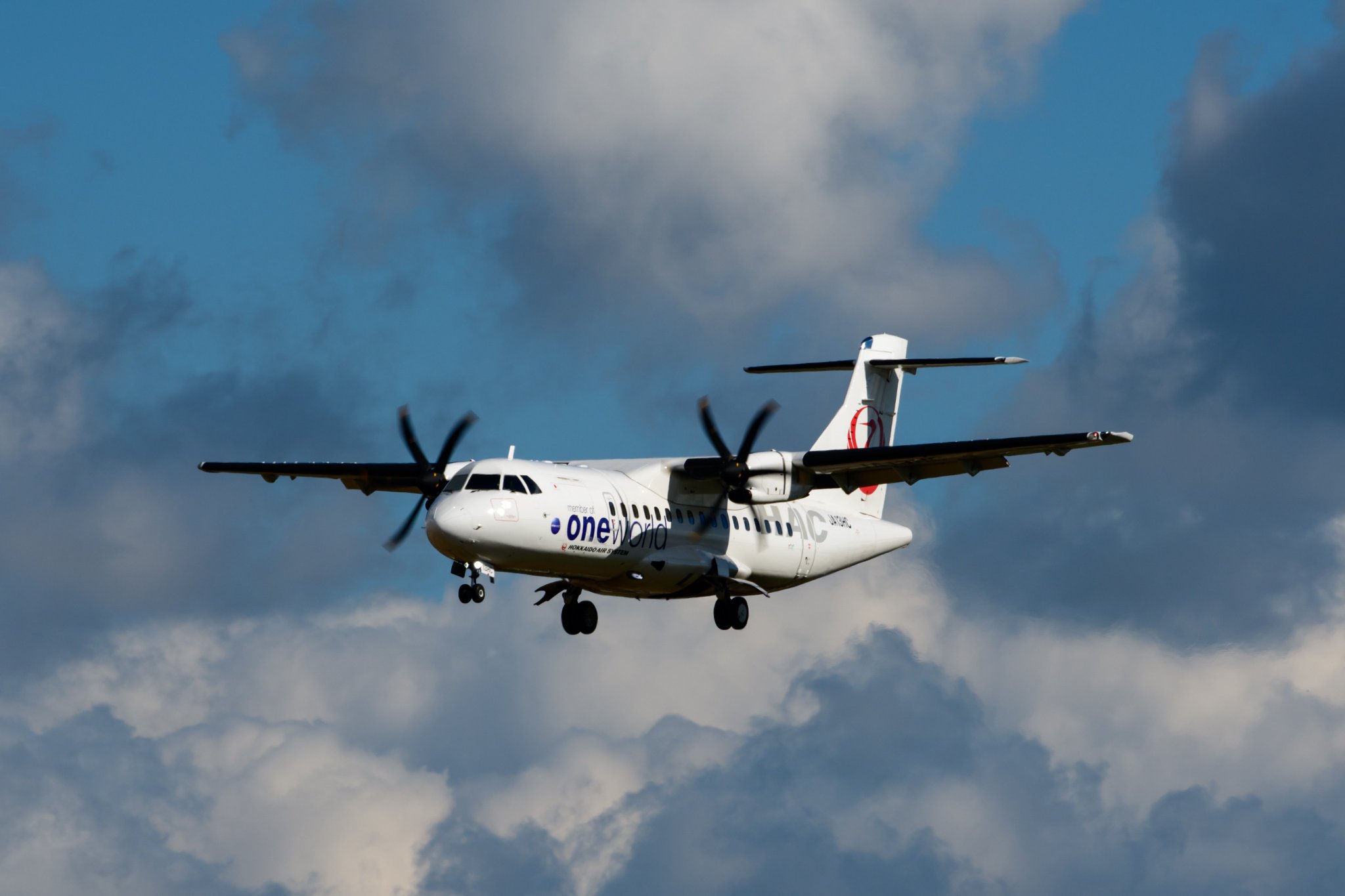 YOSAN ⁴⁶🐬 on Twitter: "【4K】'22,10,8 OKD/RJCO HAC ATR42-600 JA13HC oneworld ワンワのATR、久々に結構いい ...