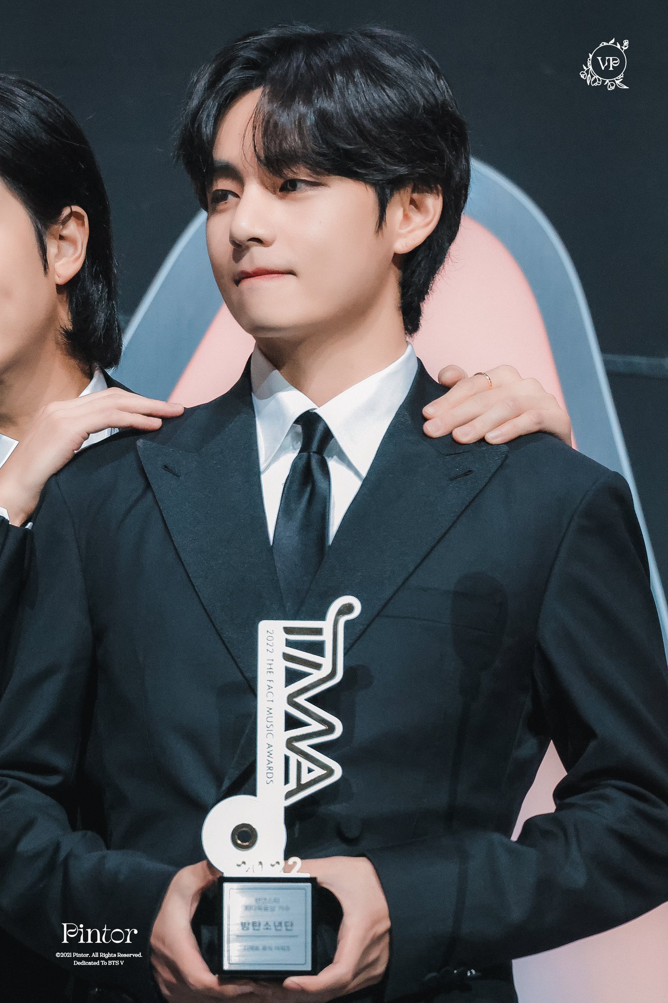 수채화 on Twitter: "「HD」221008 TMA #태형 #TAEHYUNG #BTSV #KimTaehyung #BTS @BTS_twt https://t.co ...