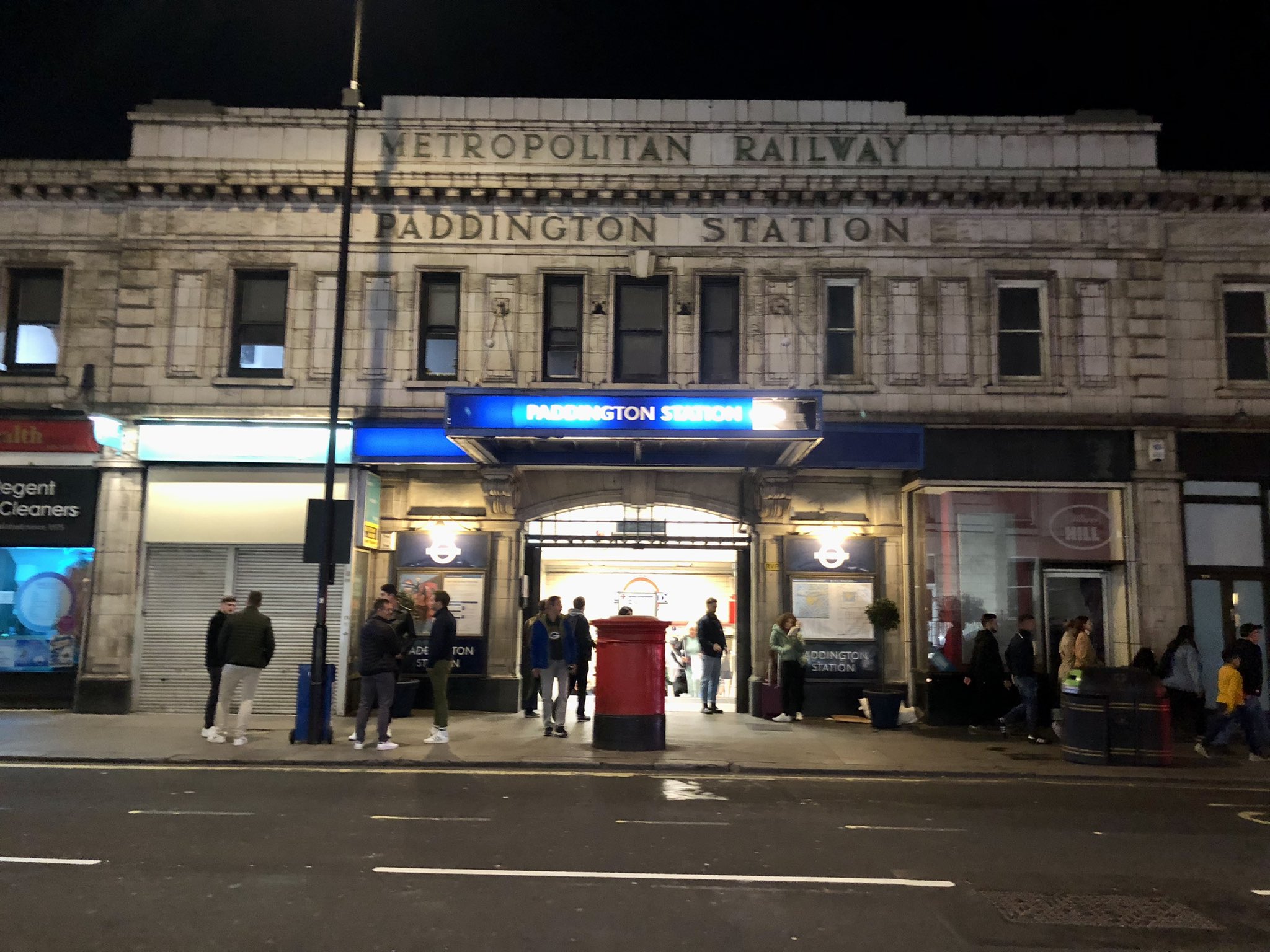 Виктор Стевич On Twitter Се чекам со влијателен твитерџија кој сака да е анонимен пред