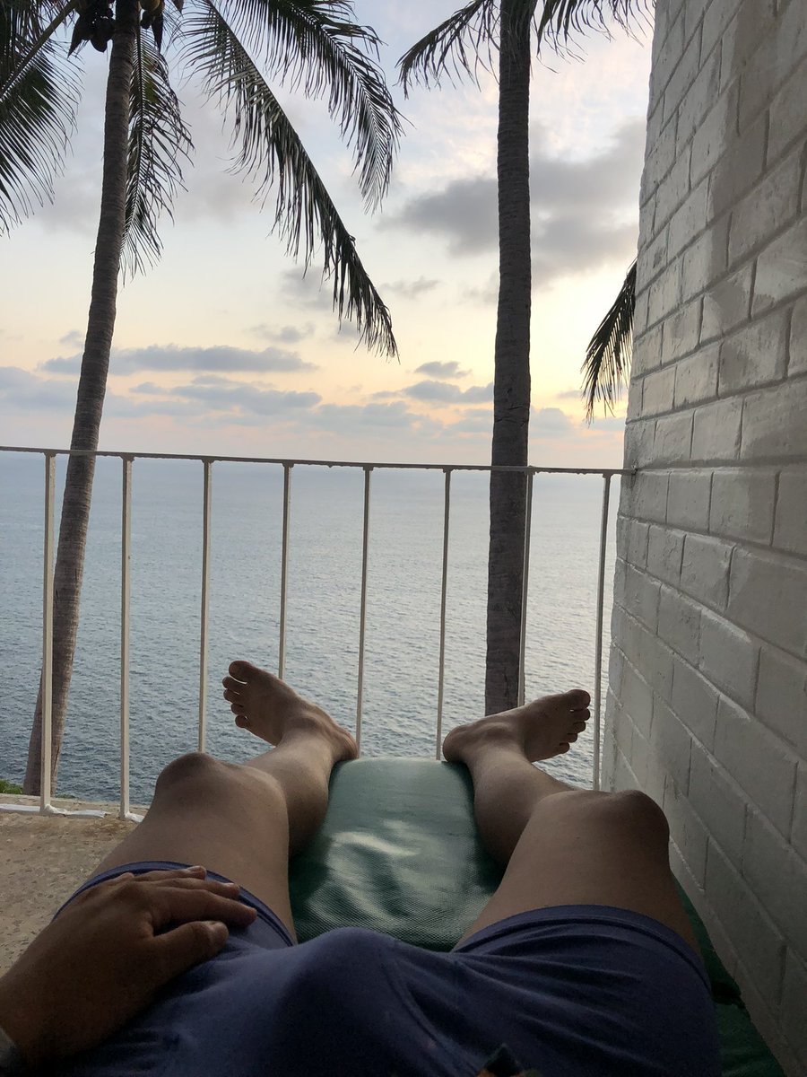 Luis Vega on Twitter: "Team sangre tomando el sol 🌞"