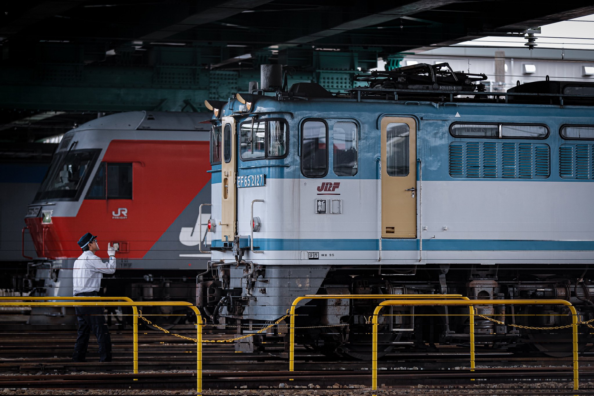 ちゅ～きょ～けん on Twitter: "EF65 2127 単9088レ 2週間前にやってきたカラシがやっと運用に入り稲沢を出ていきました。 2022,10,9 https://t.co ...